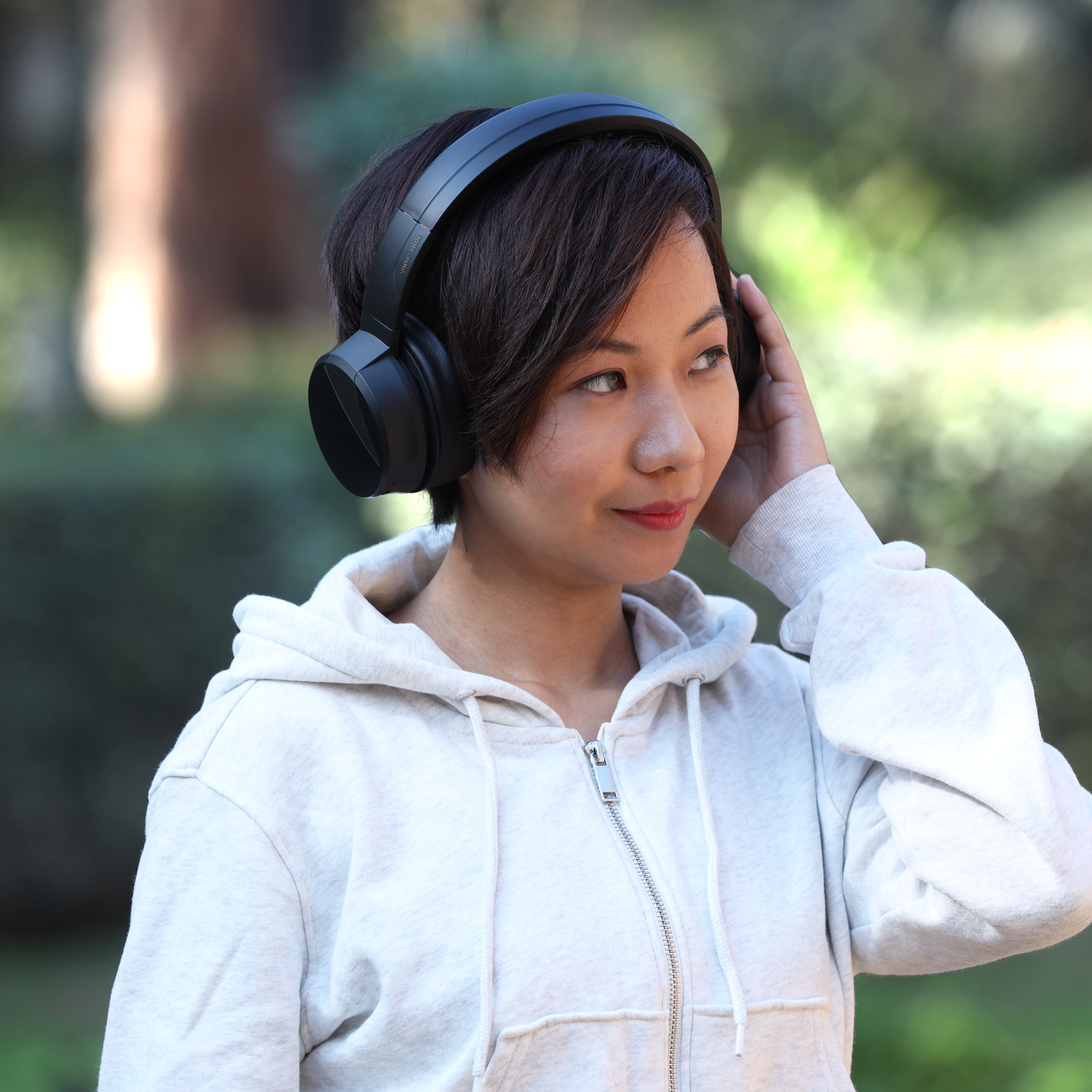 Sonic Lamb – World’s First Subwoofer Headphones | Shark Tank India ...